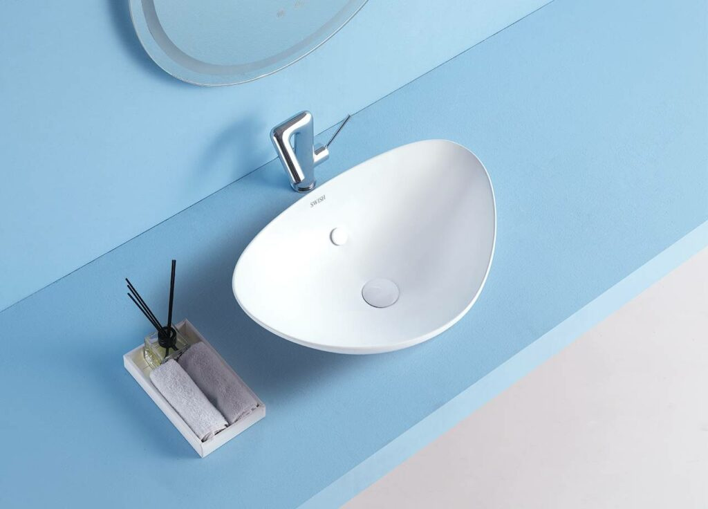 Maximizing Space in Small Bathrooms Innovative Storage Solutions | SWISH